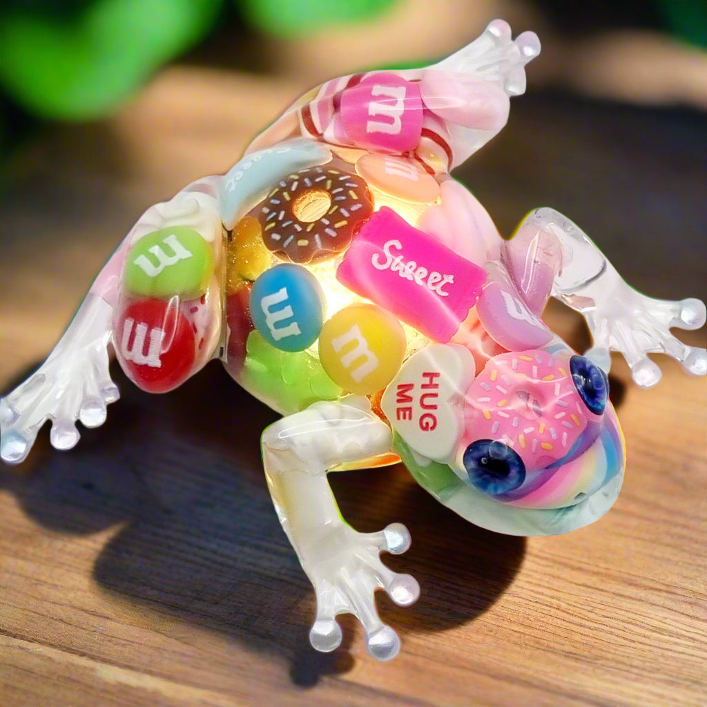 Lolly Frog Figurine Lamp – Girl in the Garage and Ikuy Art