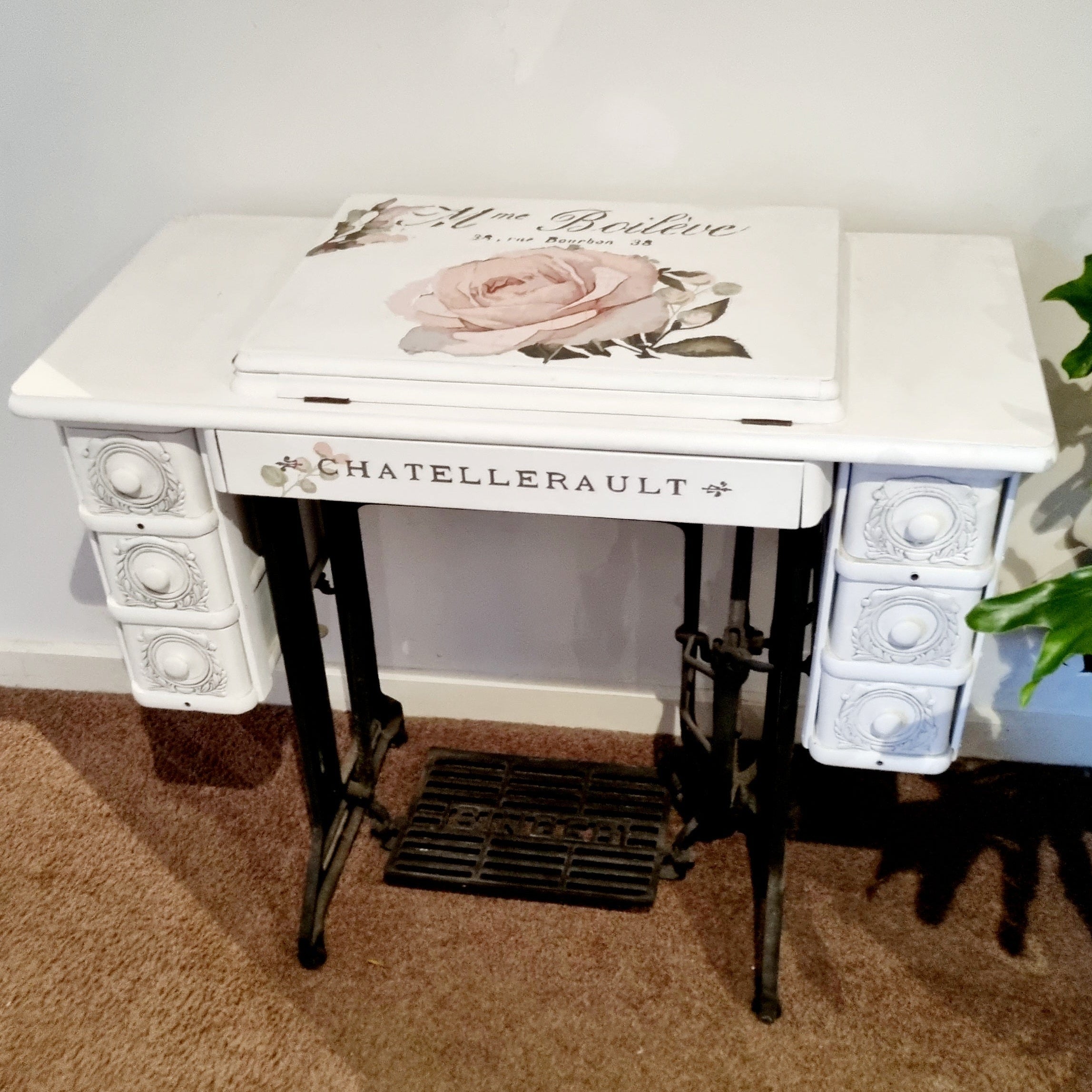 Revamped Shabby Chic Vintage Singer Sewing Machine & Cabinet – Girl in ...